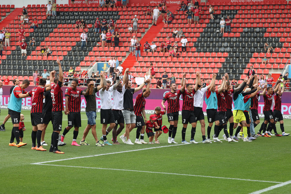 Schanzer gewinnen Saisonauftakt